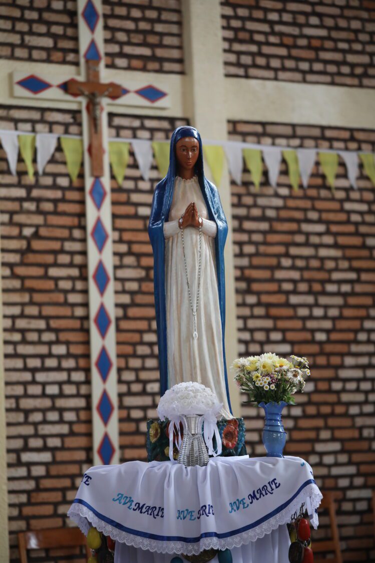 Májová pobožnosť doma alebo v prírode | Misijné diela